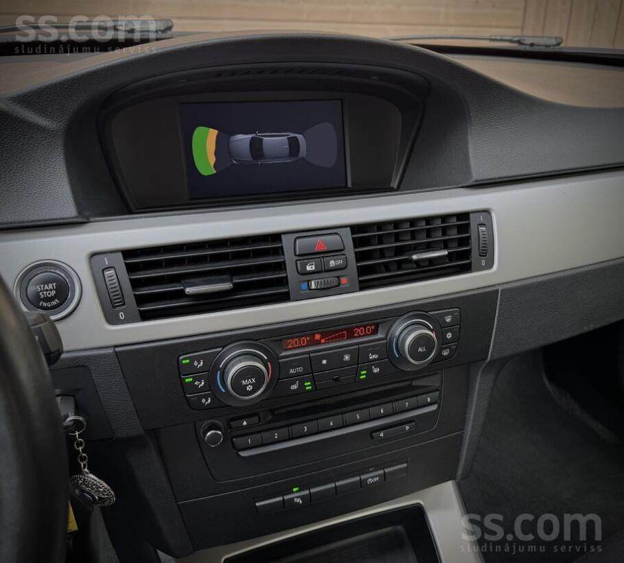 White BMW 318 2011 in Jelgava, with an engine capacity of 2.00 L and mileage of 376 thousand km for 4680 €, photo 10 on AUTOMOTO.COM.LV