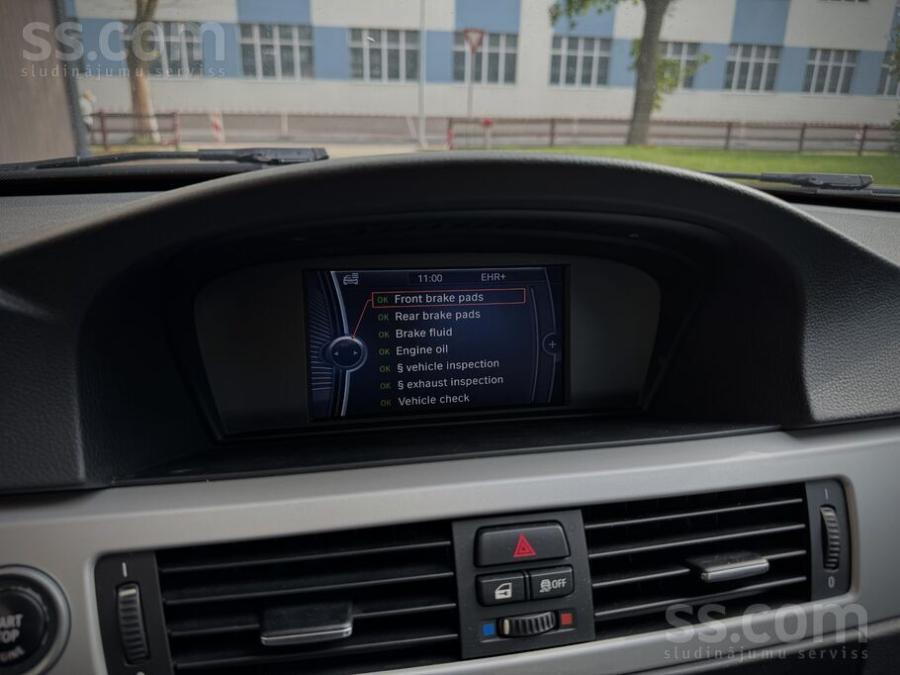 White BMW 318 2011 in Jelgava, with an engine capacity of 2.00 L and mileage of 376 thousand km for 4680 €, photo 11 on AUTOMOTO.COM.LV