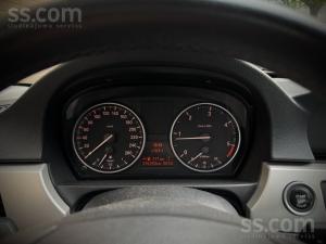 White BMW 318 2011 in Jelgava, with an engine capacity of 2.00 L and mileage of 376 thousand km for 4680 €, photo 13 on AUTOMOTO.COM.LV