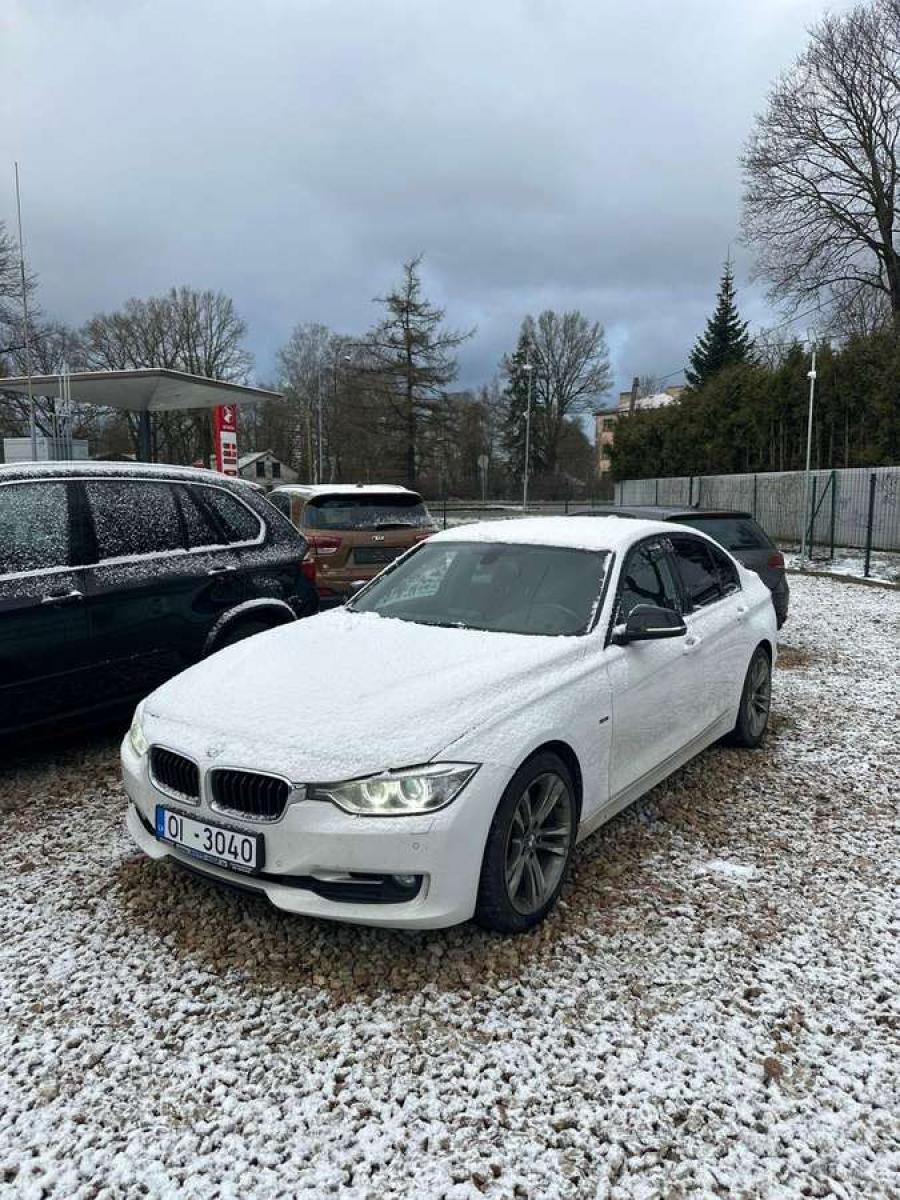 Balts BMW 318 2012 Rīga, ar dzinēja tilpumu 2.00 L un nobraukumu 299 tūkst. km par 7500 €, foto 1 vietnē AUTOMOTO.COM.LV