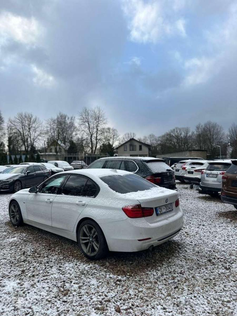 Balts BMW 318 2012 Rīga, ar dzinēja tilpumu 2.00 L un nobraukumu 299 tūkst. km par 7500 €, foto 2 vietnē AUTOMOTO.COM.LV