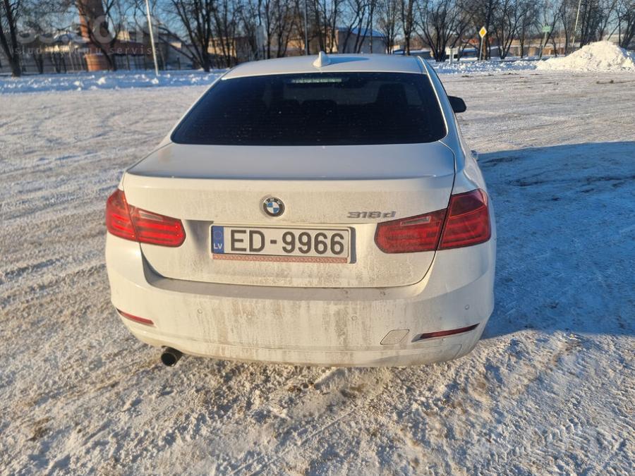 White BMW 318 2012 in Riga, with an engine capacity of 2.00 L and mileage of 274 thousand km for 7000 €, photo 4 on AUTOMOTO.COM.LV