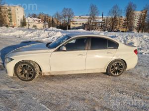 White BMW 318 2012 in Riga, with an engine capacity of 2.00 L and mileage of 274 thousand km for 7000 €, photo 5 on AUTOMOTO.COM.LV