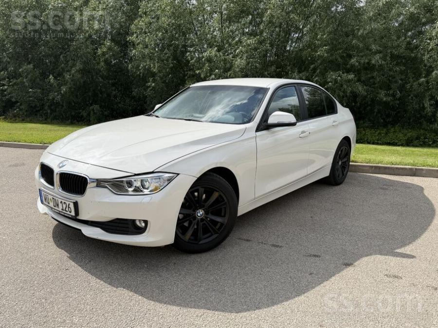 White BMW 318 2012 in Riga, with an engine capacity of 2.00 L and mileage of 200 thousand km for 7600 €, photo 3 on AUTOMOTO.COM.LV