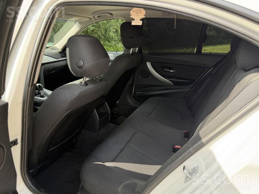 White BMW 318 2012 in Riga, with an engine capacity of 2.00 L and mileage of 200 thousand km for 7600 €, photo 10 on AUTOMOTO.COM.LV