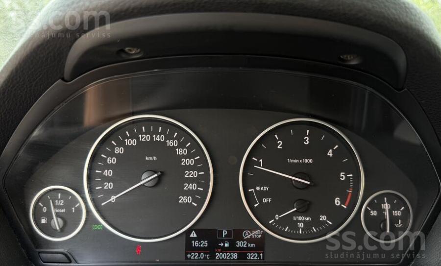 White BMW 318 2012 in Riga, with an engine capacity of 2.00 L and mileage of 200 thousand km for 7600 €, photo 13 on AUTOMOTO.COM.LV