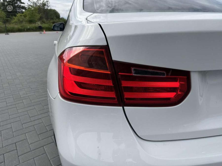 Balts BMW 318 2012 Telšiai, ar dzinēja tilpumu 2.00 L un nobraukumu 251 tūkst. km par 9700 €, foto 13 vietnē AUTOMOTO.COM.LV