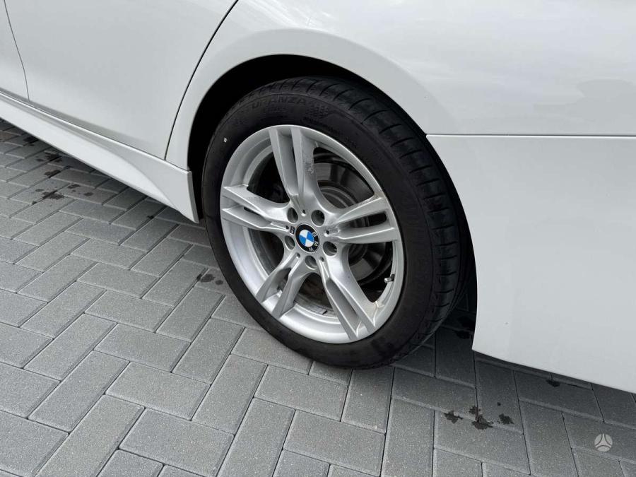 Balts BMW 318 2012 Telšiai, ar dzinēja tilpumu 2.00 L un nobraukumu 251 tūkst. km par 9700 €, foto 14 vietnē AUTOMOTO.COM.LV