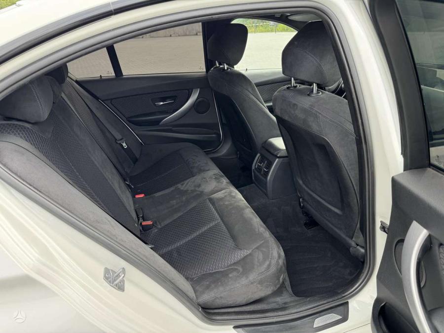 Balts BMW 318 2012 Telšiai, ar dzinēja tilpumu 2.00 L un nobraukumu 251 tūkst. km par 9700 €, foto 22 vietnē AUTOMOTO.COM.LV