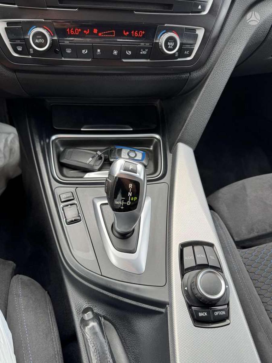 Balts BMW 318 2012 Telšiai, ar dzinēja tilpumu 2.00 L un nobraukumu 251 tūkst. km par 9700 €, foto 26 vietnē AUTOMOTO.COM.LV