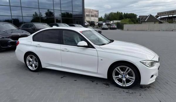 БМВ 318 2012 в Тельшяй на AUTOMOTO.COM.LV Белый БМВ 318 2012 в Тельшяй, объемом двигателя 2.00 л и пробегом 250 тыс. км за 9690 €, фото 3 на AUTOMOTO.COM.LV