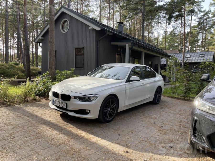 White BMW 318 2012 in Riga, with an engine capacity of 2.00 L and mileage of 223 thousand km for 9250 €, photo 1 on AUTOMOTO.COM.LV
