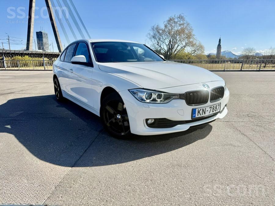 White BMW 318 2013 in Riga, with an engine capacity of 2.00 L and mileage of 230 thousand km for 8400 €, photo 4 on AUTOMOTO.COM.LV