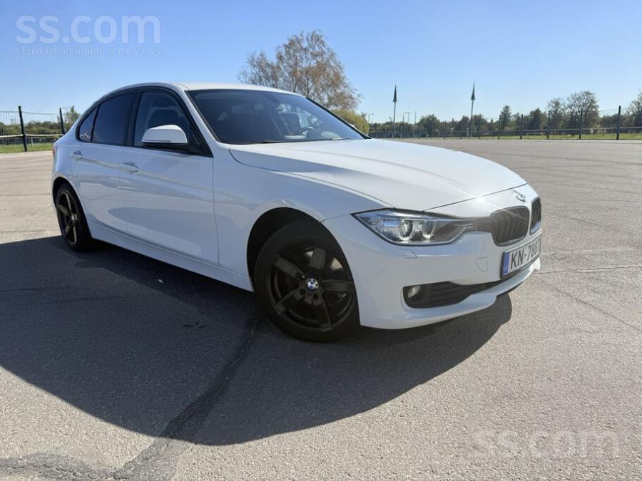 White BMW 318 2013 in Riga, with an engine capacity of 2.00 L and mileage of 230 thousand km for 8400 €, photo 6 on AUTOMOTO.COM.LV