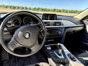 White BMW 318 2013 in Riga, with an engine capacity of 2.00 L and mileage of 230 thousand km for 8400 €, photo 9 on AUTOMOTO.COM.LV