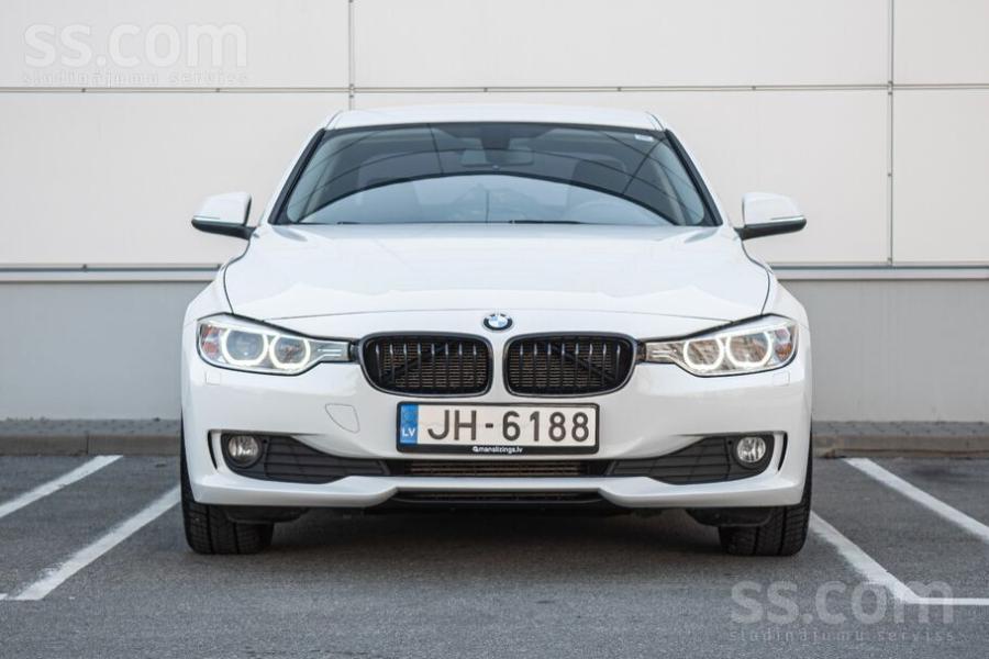 White BMW 318 2013 in Riga, with an engine capacity of 2.00 L and mileage of 231 thousand km for 9500 €, photo 3 on AUTOMOTO.COM.LV