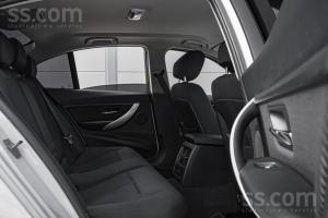 White BMW 318 2013 in Riga, with an engine capacity of 2.00 L and mileage of 231 thousand km for 9500 €, photo 12 on AUTOMOTO.COM.LV