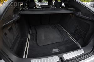 White BMW 318 2013 in Jelgava, with an engine capacity of 2.00 L and mileage of 282 thousand km for 9900 €, photo 28 on AUTOMOTO.COM.LV