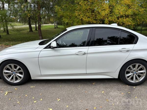 Белый БМВ 318 2013 в Айзкраукле, объемом двигателя 2.00 л и пробегом 316 тыс. км за 8000 €, фото 6 на AUTOMOTO.COM.LV