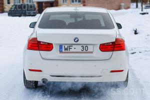 White BMW 318 2014 in Balvi, with an engine capacity of 2.00 L and mileage of 410 thousand km for 7999 €, photo 6 on AUTOMOTO.COM.LV