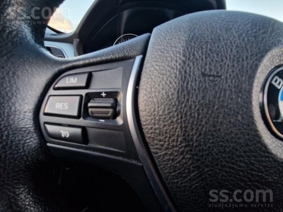 White BMW 318 2015 in Liepaja, with an engine capacity of 2.00 L and mileage of 348 thousand km for 7990 €, photo 28 on AUTOMOTO.COM.LV
