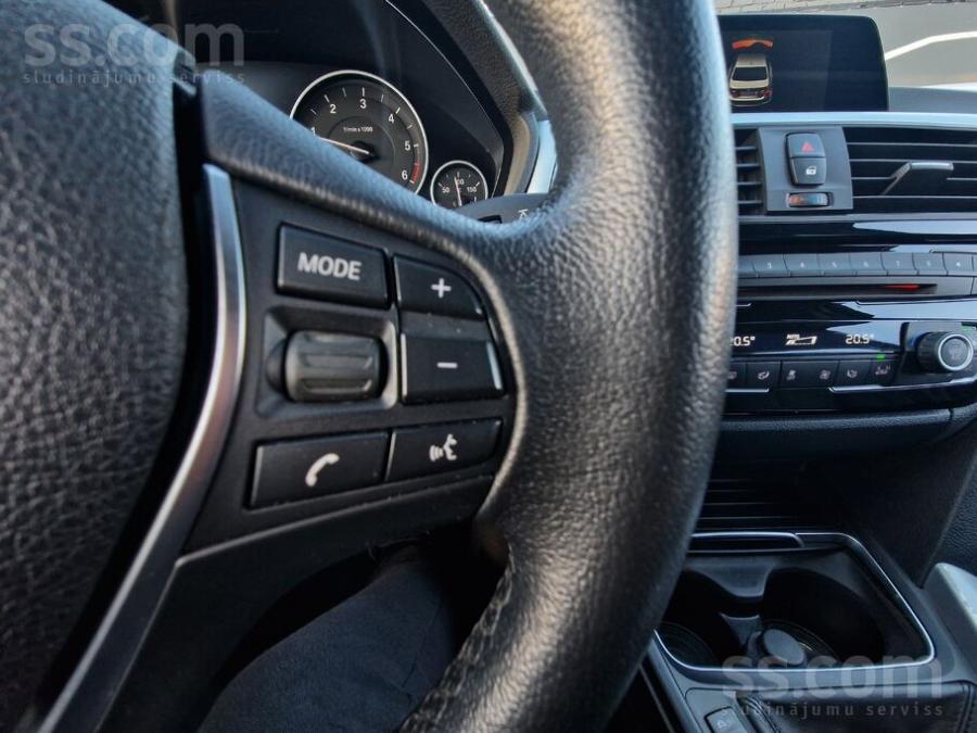 White BMW 318 2015 in Liepaja, with an engine capacity of 2.00 L and mileage of 348 thousand km for 7990 €, photo 29 on AUTOMOTO.COM.LV