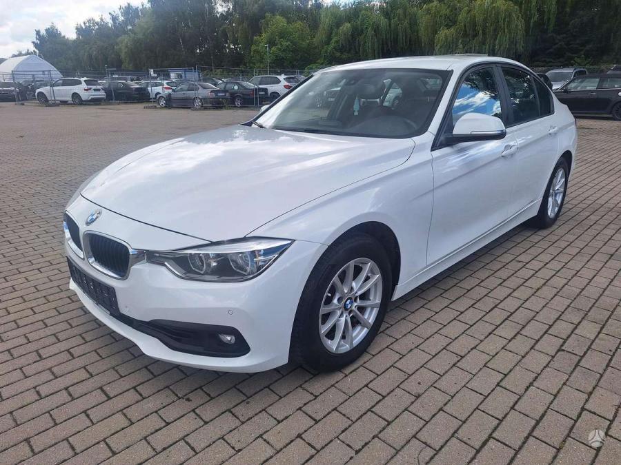 White BMW 318 2015 in Marijampole, with an engine capacity of 1.50 L and mileage of 280 thousand km for 9600 €, photo 1 on AUTOMOTO.COM.LV
