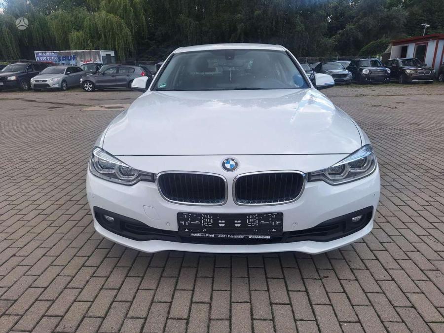 White BMW 318 2015 in Marijampole, with an engine capacity of 1.50 L and mileage of 280 thousand km for 9600 €, photo 4 on AUTOMOTO.COM.LV