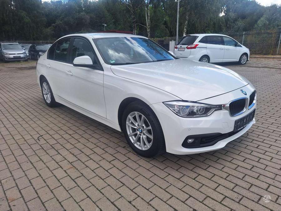 White BMW 318 2015 in Marijampole, with an engine capacity of 1.50 L and mileage of 280 thousand km for 9600 €, photo 5 on AUTOMOTO.COM.LV