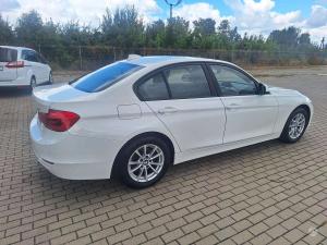 White BMW 318 2015 in Marijampole, with an engine capacity of 1.50 L and mileage of 280 thousand km for 9600 €, photo 7 on AUTOMOTO.COM.LV