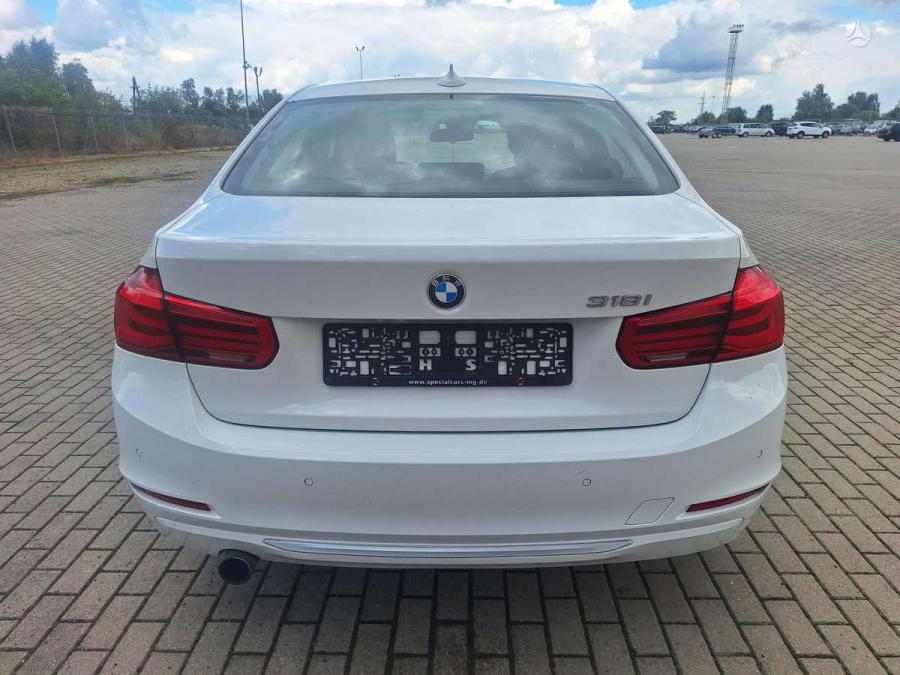 White BMW 318 2015 in Marijampole, with an engine capacity of 1.50 L and mileage of 280 thousand km for 9600 €, photo 9 on AUTOMOTO.COM.LV
