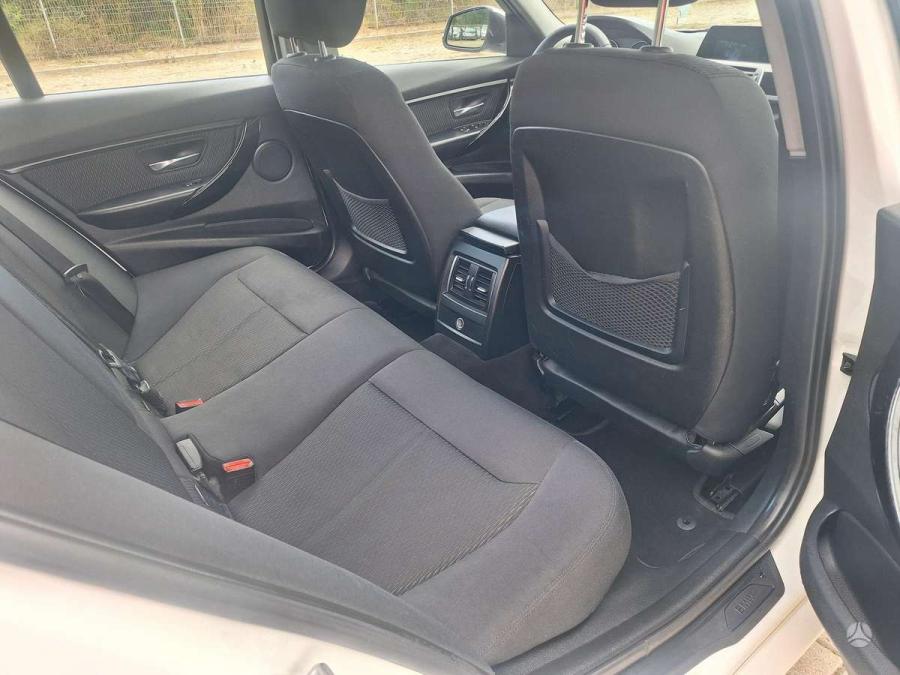 White BMW 318 2015 in Marijampole, with an engine capacity of 1.50 L and mileage of 280 thousand km for 9600 €, photo 13 on AUTOMOTO.COM.LV