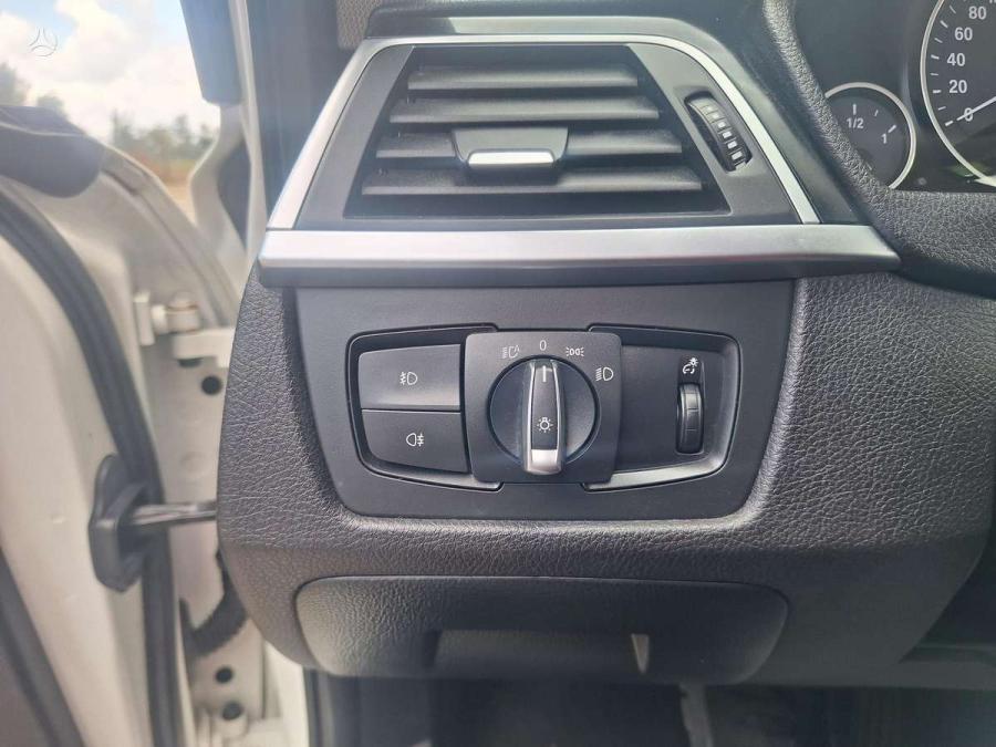 White BMW 318 2015 in Marijampole, with an engine capacity of 1.50 L and mileage of 280 thousand km for 9600 €, photo 17 on AUTOMOTO.COM.LV