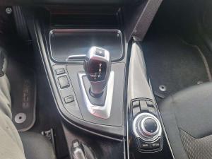 White BMW 318 2015 in Marijampole, with an engine capacity of 1.50 L and mileage of 280 thousand km for 9600 €, photo 18 on AUTOMOTO.COM.LV