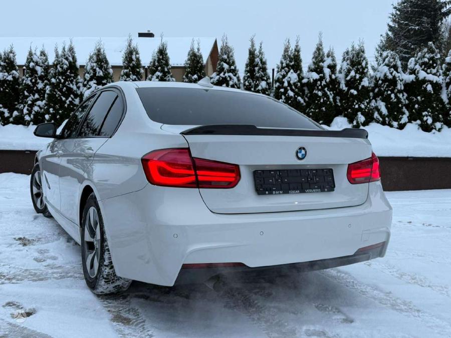 White BMW 318 2016 in Utena, with an engine capacity of 2.00 L and mileage of 270 thousand km for 11500 €, photo 6 on AUTOMOTO.COM.LV