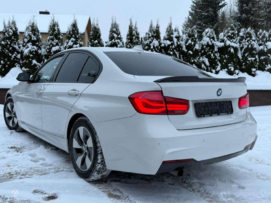 White BMW 318 2016 in Utena, with an engine capacity of 2.00 L and mileage of 270 thousand km for 11500 €, photo 7 on AUTOMOTO.COM.LV