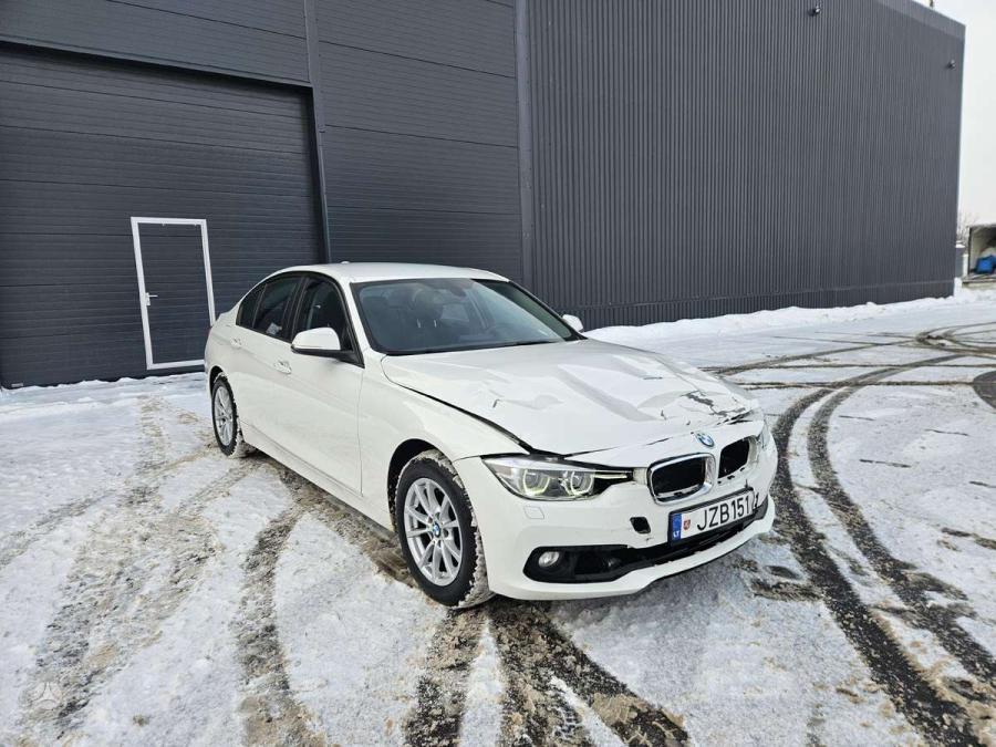 White BMW 318 2017 in Kaunas, with an engine capacity of 1.50 L and mileage of 128 thousand km for 6500 €, photo 1 on AUTOMOTO.COM.LV