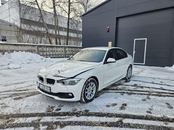 White BMW 318 2017 in Kaunas, with an engine capacity of 1.50 L and mileage of 128 thousand km for 6500 €, photo 3 on AUTOMOTO.COM.LV