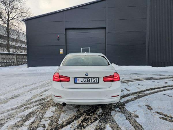 White BMW 318 2017 in Kaunas, with an engine capacity of 1.50 L and mileage of 128 thousand km for 6500 €, photo 7 on AUTOMOTO.COM.LV