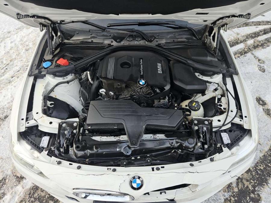 White BMW 318 2017 in Kaunas, with an engine capacity of 1.50 L and mileage of 128 thousand km for 6500 €, photo 10 on AUTOMOTO.COM.LV