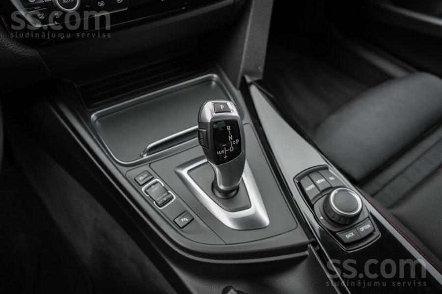 White BMW 318 2017 in Riga, with an engine capacity of 1.50 L and mileage of 151 thousand km for 13750 €, photo 22 on AUTOMOTO.COM.LV