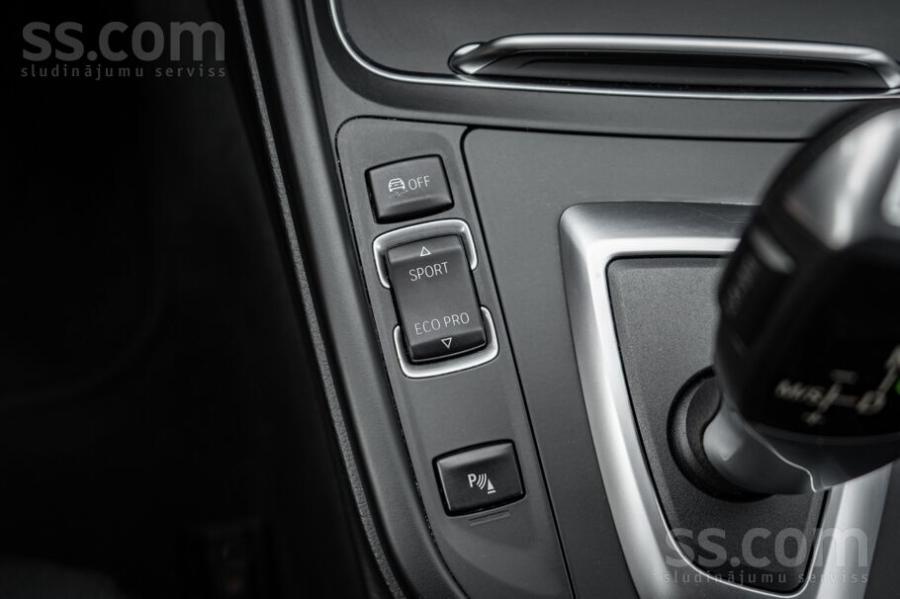 White BMW 318 2017 in Riga, with an engine capacity of 1.50 L and mileage of 151 thousand km for 13750 €, photo 23 on AUTOMOTO.COM.LV
