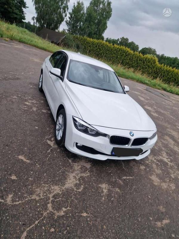 White BMW 318 2017 in Trakai, with an engine capacity of 1.50 L and mileage of 128 thousand km for 12500 €, photo 10 on AUTOMOTO.COM.LV