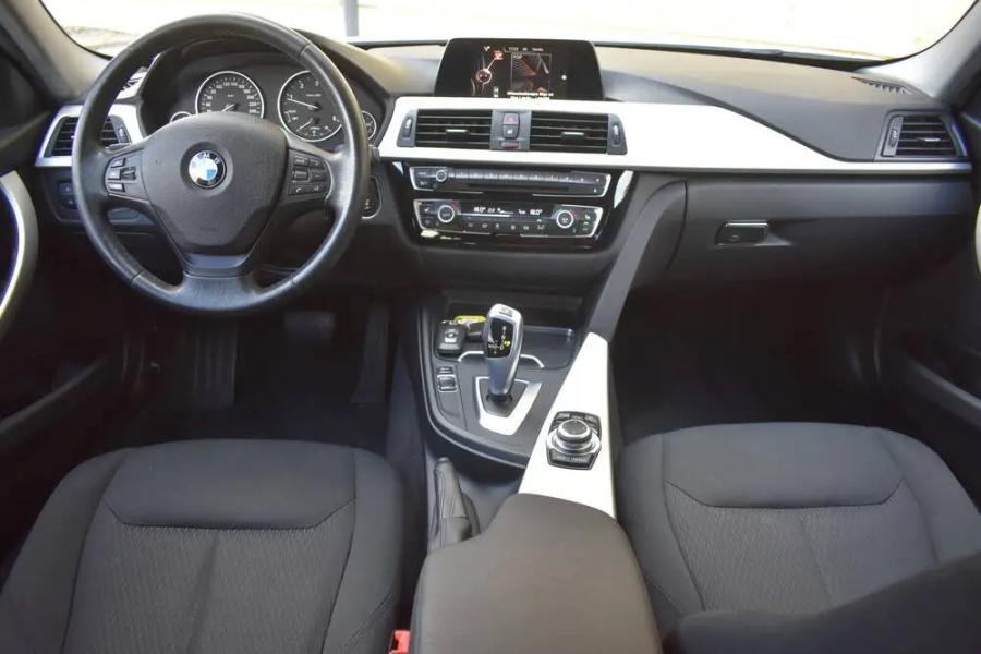 White BMW 318 2017 in Talsi, with an engine capacity of 2.00 L and mileage of 263 thousand km for 9900 €, photo 8 on AUTOMOTO.COM.LV