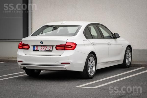 White BMW 318 2017 in Riga, with an engine capacity of 1.50 L and mileage of 151 thousand km for 12900 €, photo 5 on AUTOMOTO.COM.LV