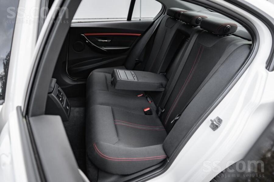Balts BMW 318 2017 Rīga, ar dzinēja tilpumu 1.50 L un nobraukumu 151 tūkst. km par 11990 €, foto 14 vietnē AUTOMOTO.COM.LV