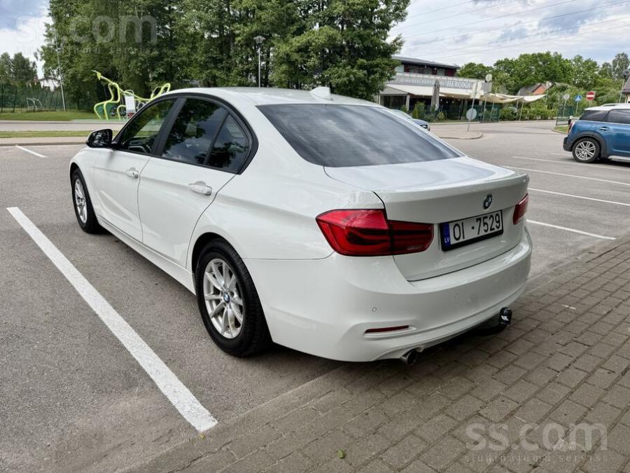 White BMW 318 2018 in Jurmala, with an engine capacity of 1.50 L and mileage of 171 thousand km for 12000 €, photo 5 on AUTOMOTO.COM.LV