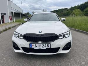 White BMW 318 2020 in Vilnius, with an engine capacity of 2.00 L and mileage of 185 thousand km for 21450 €, photo 3 on AUTOMOTO.COM.LV