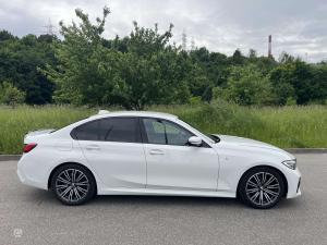 White BMW 318 2020 in Vilnius, with an engine capacity of 2.00 L and mileage of 185 thousand km for 21450 €, photo 5 on AUTOMOTO.COM.LV