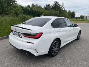 White BMW 318 2020 in Vilnius, with an engine capacity of 2.00 L and mileage of 185 thousand km for 21450 €, photo 6 on AUTOMOTO.COM.LV